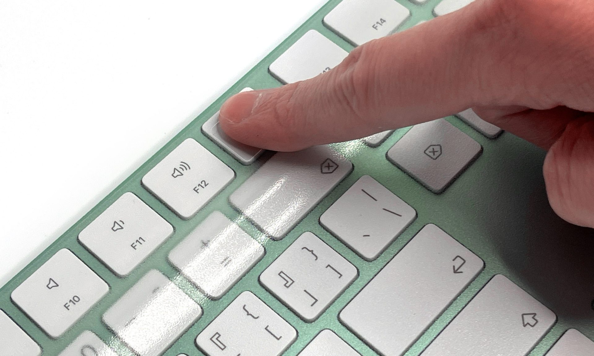 Keyboard Cap Pro control cover for MacBook - Green Onions Supply